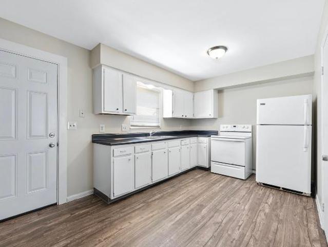 Studio, 1 bath, Townhouse/Brownstone/RowHouse 800 Harrisburg Pike