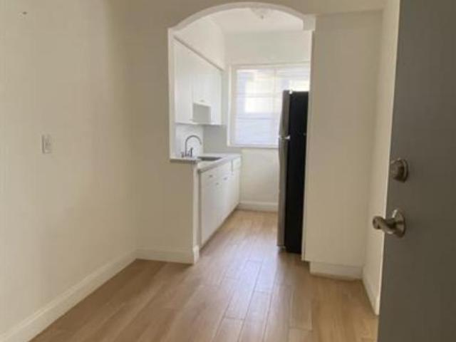 Studio, 1 bath, Townhouse/Brownstone/RowHouse 1120 Pennsylvania Avenue