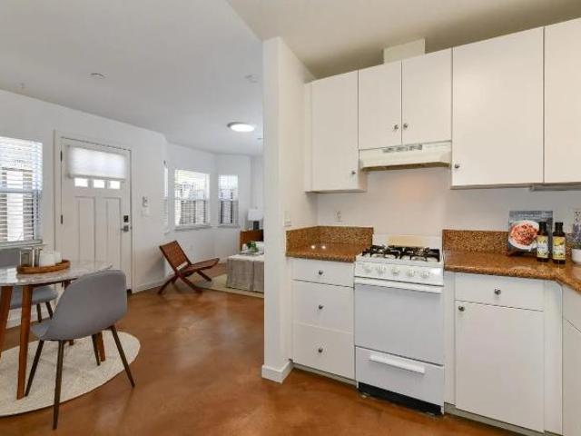 Studio, 1 bath, Townhouse/Brownstone/RowHouse 130a Valley Oak Dr