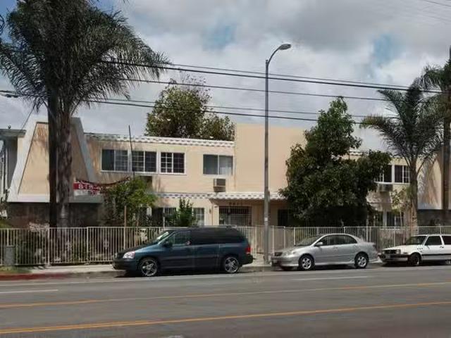 Studio, 1 Bath 6633 Woodley Ave Multifamily in Van Nuys, CA