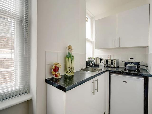 Studio – 1 bathroom Ground floor Size: 261 sq ft