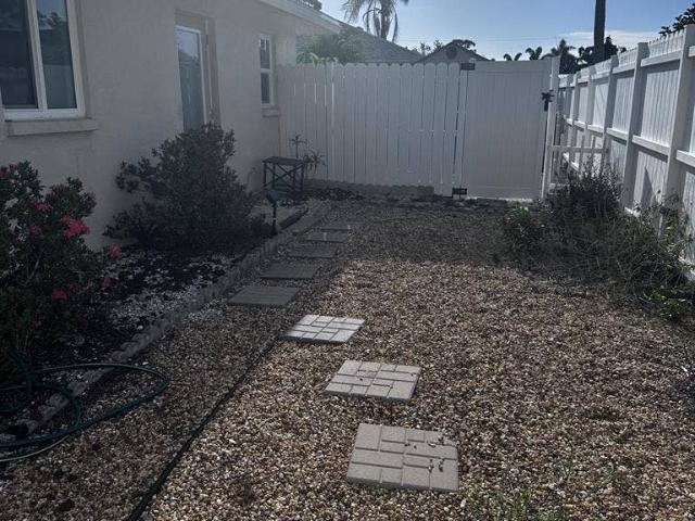 Studio 1 bdrm 1 bath shared laundry