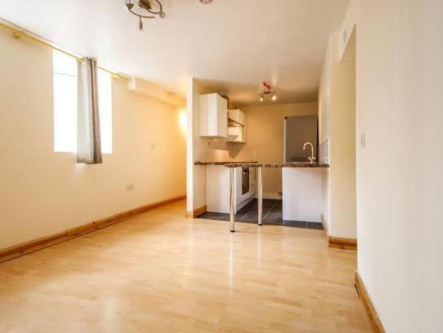 Studio 1A, Radcliffe Road, West Bridgford NG2, 1 bed flat to rent, £650 pcm | PrimeLocation