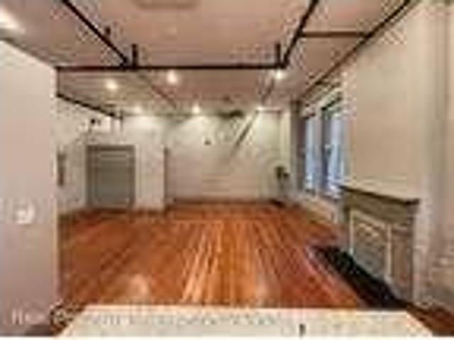 Studio 1BA Available Today $1295/Mo