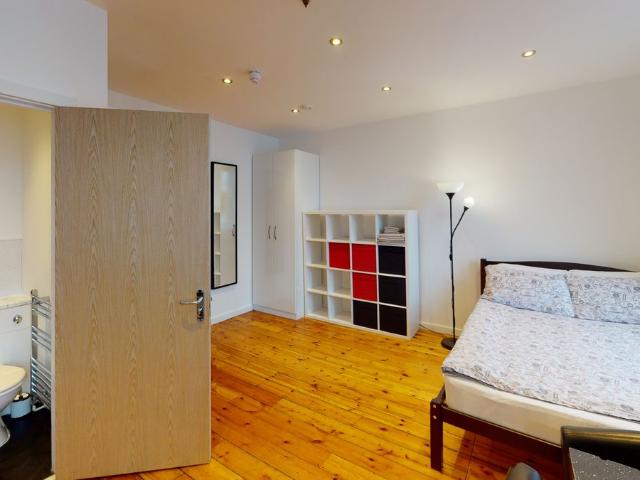 Studio 205, 29A Upper Parliament Street, Nottingham, Nottinghamshire NG1, Room to rent, £910 pcm | PrimeLocation