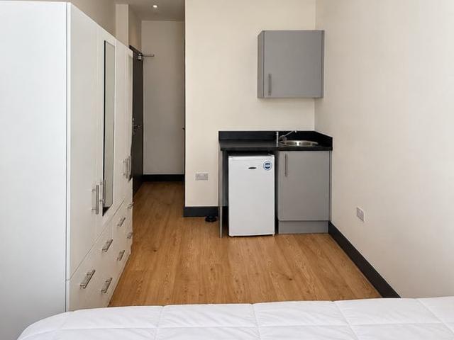 Studio 20 mins to Camden bills included !