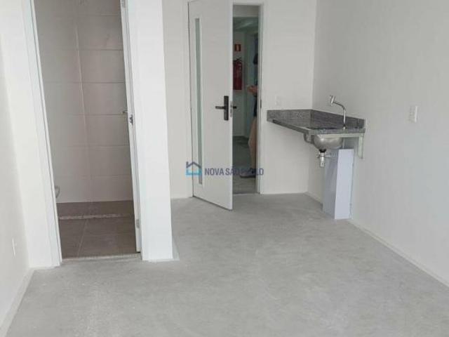 Studio 24m² na Vila Clementino | Contrapiso | Varanda | Oportunidade para investir