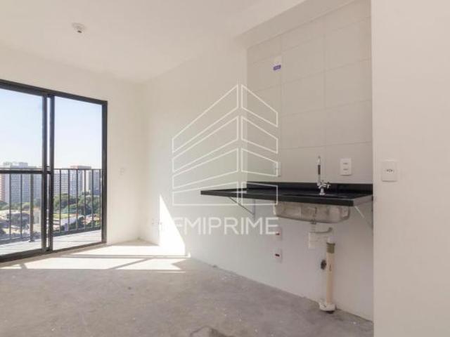 Stúdio 27m2 com varanda Próximo Metrô Faria Lima