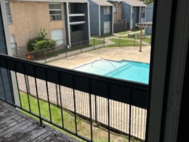 Studio, 2 bath, Condo 311 Gladstell St