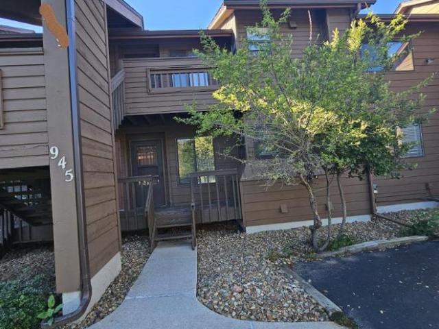 Studio, 2 bath, Condo 945 Moorings Dr