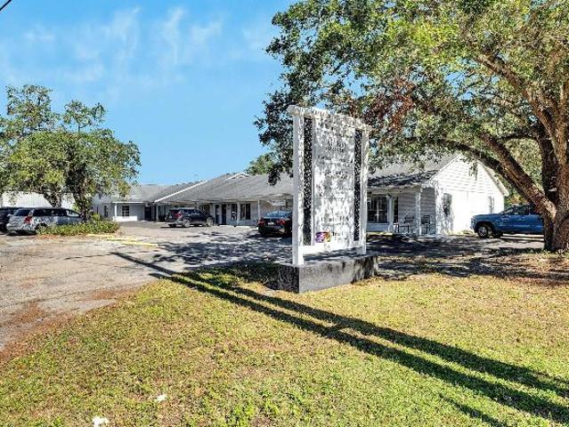 Studio, 2 bath, Single Family 7408 Commerce St