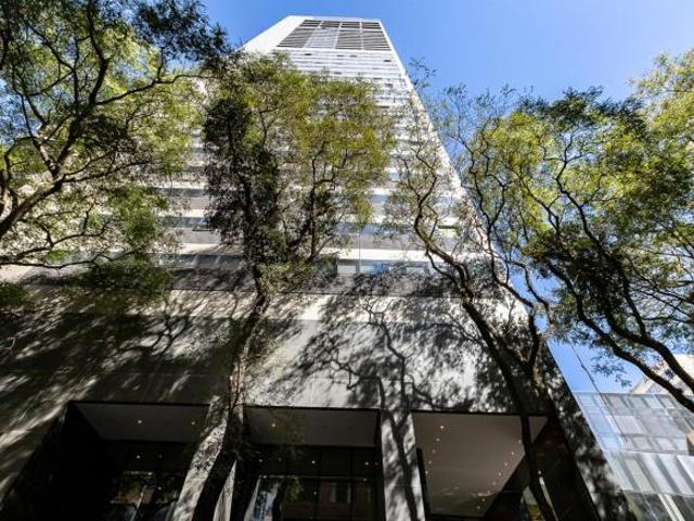 Studio 34m² 01 vaga andar alto Centro Curitiba PR!
