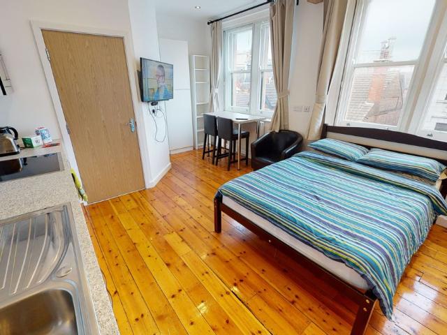 Studio 406, 29A Upper Parliament Street, Nottingham, Nottinghamshire NG1, Room to rent, £910 pcm | PrimeLocation