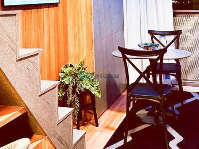 Studio 40 m² mobiliado com mezanino, próximo ao metrô Moema, ideal para investimento