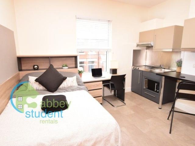 Studio 4, 71 Bouverie Street CH1 4HF