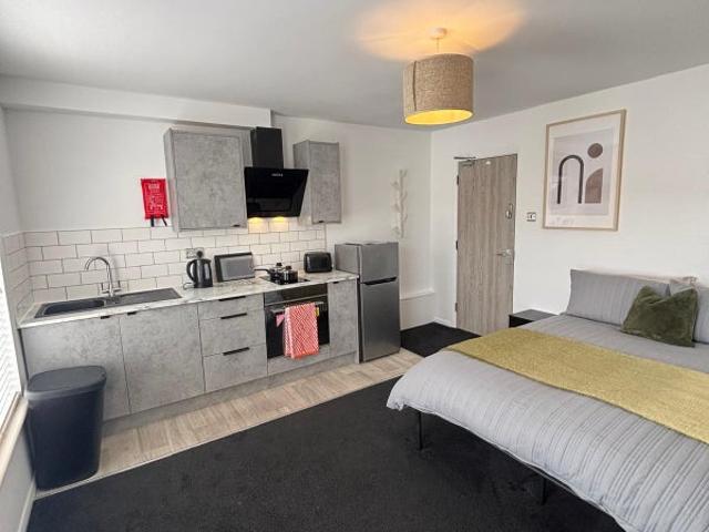 Studio | 5 min walk from station | All bills