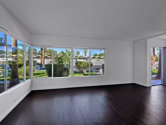 Studio 641 North Palm Canyon
