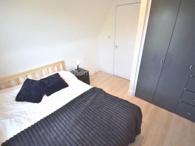 Studio 6, Cholmeley Road, Reading Studio to rent £1,175 pcm £271 pw