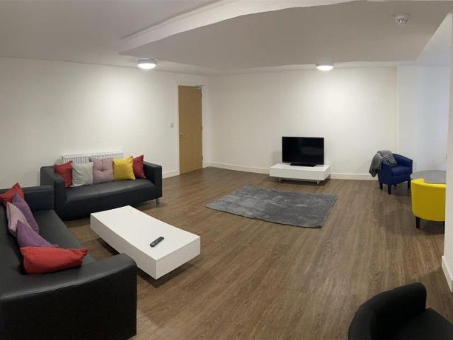 Studio 9 13 15 Manor House