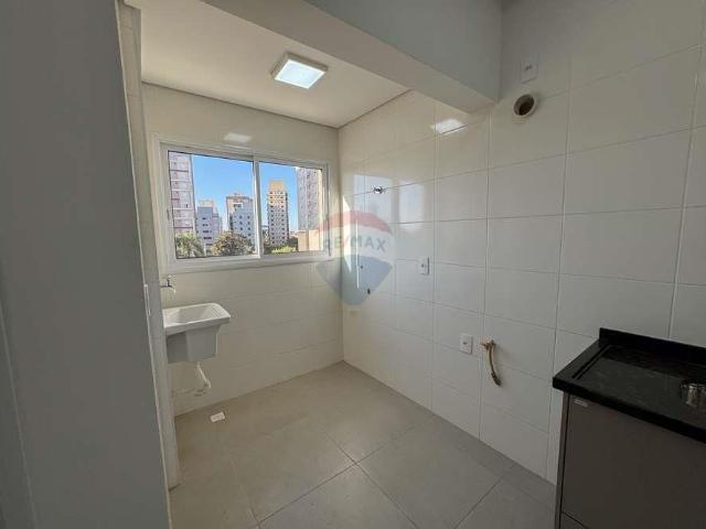Studio com armários localizado no Ed. Via Appia, Bairro Ribeirânia, cidade de Ribeirão Preto/SP