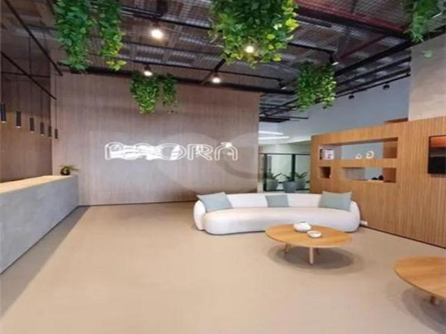 Studio com sacada e vista livre no Centro de Curitiba | 19m² | Ideal para morar ou investir