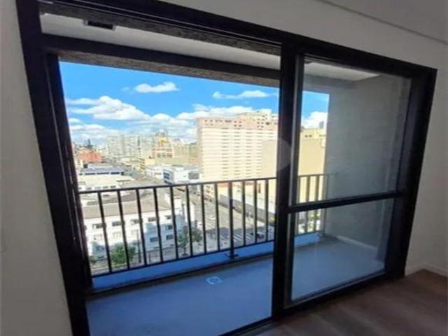 Studio com sacada no Centro de Curitiba | 19m² privativos