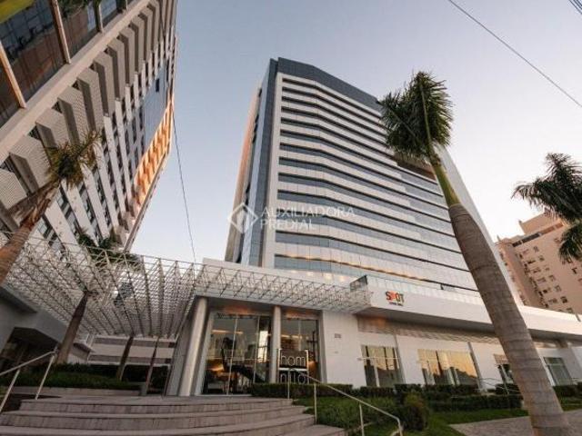 Studio com vaga de garagem escriturada, novo, no Hom Nilo na Av. Nilo Peçanha, ótima opção para inve