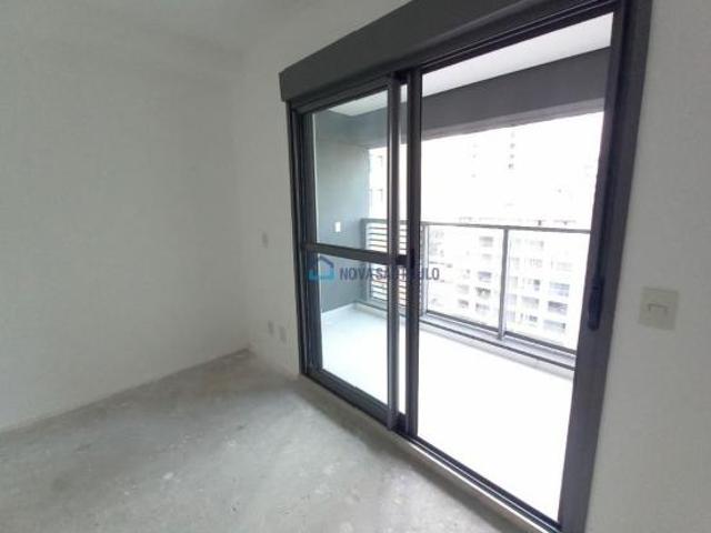 Studio com varanda a pouco metros do Metrô Alto do Ipiranga