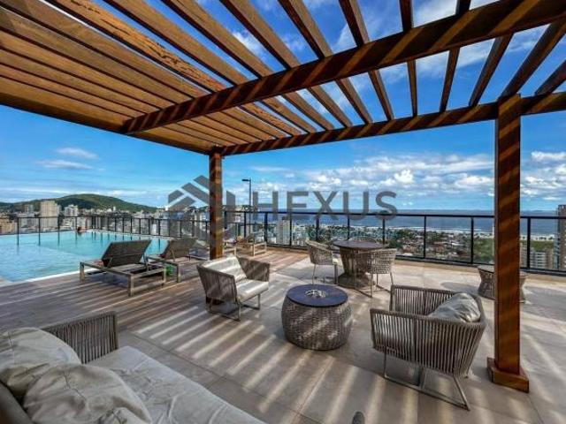 Studio com varanda vista mar e lazer a 500m da praia na Enseada, Guarujá