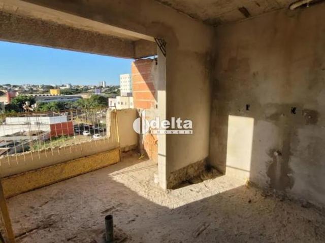 Studio com 1 quarto disponível para venda no bairro Santa Mônica em Uberlândia MG