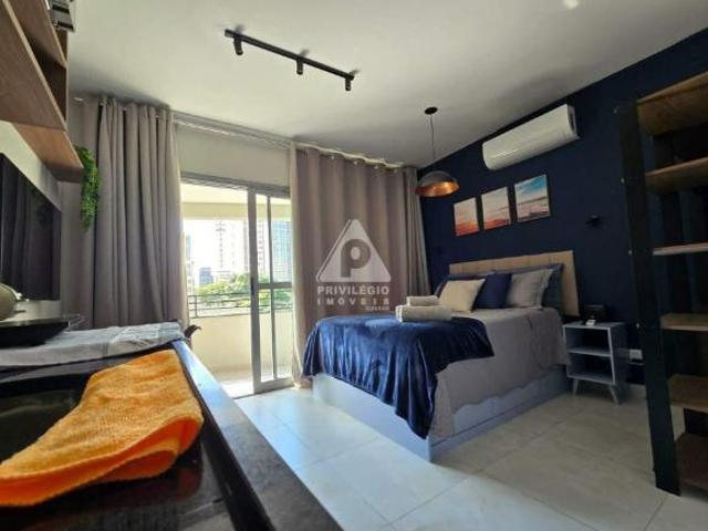 Studio com 24m², Brooklin, São Paulo, SP. Cozinha integrada, varanda, ricamente mobiliado, vista amp