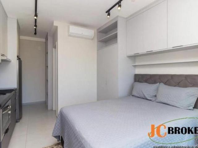 Studio com 25 m², Mobiliado, 1 Dormitório com ar condicionado Varanda