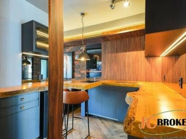 Studio com 28 m², Mobiliado, 1 Dormitório com ar condicionado, Varanda