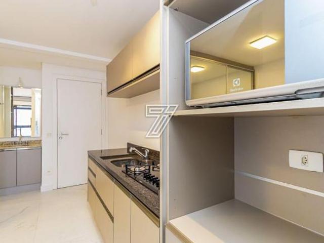 STUDIO COM 36 M² PRIVATIVOS MOBILIADO ANDAR ALTO BIGORRILHO