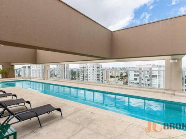 Studio com 42m² de área útil, varanda, 1 vaga de garagem