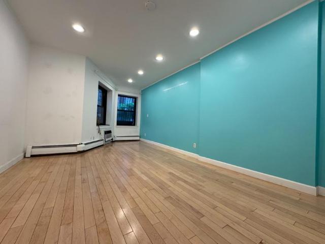 Studio Condo for Rent at 165 W 95th St, New York, NY 10025 Upper West Side