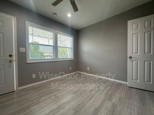 Studio Condo for Rent at 2752 E 58th St #B, Huntington Park, CA 90255 Huntington Park