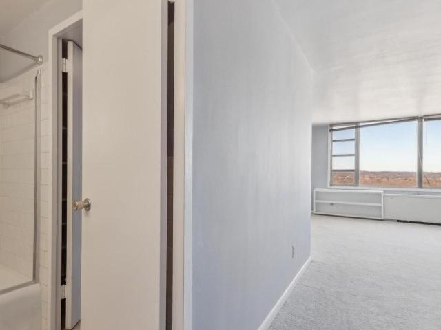 Studio Condo for Rent at 4600 Duke St #1607, Alexandria, VA 22304