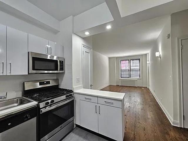 Studio Condo for Rent at W 22nd St #1C, New York, NY 10011 Chelsea