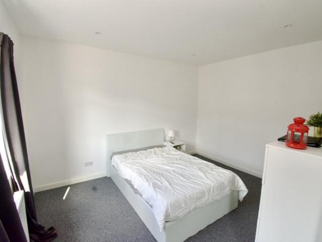 Studio Chartley Avenue, Neasden, NW2 Bills incl