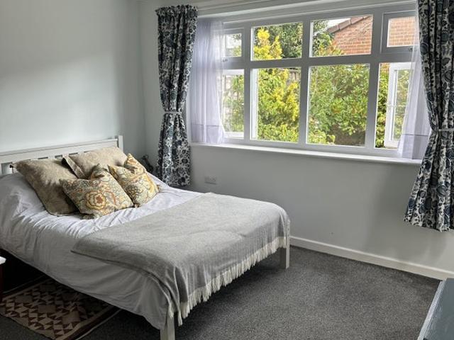 Studio close to beach and High street