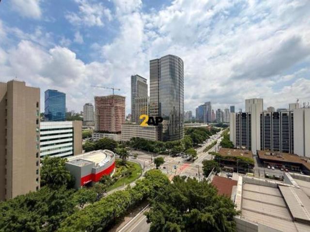 Studio à Venda em Condomínio ao lado do Shopping Morumbi e Berrini em São Paulo com 1 Quarto, 1 Banh
