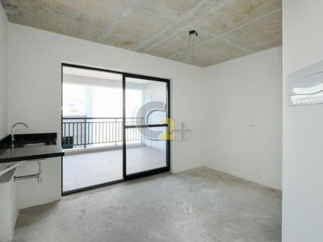 Studio à Venda no Bom Retiro com 1 quarto, lazer e conveniências, sem vaga de garagem