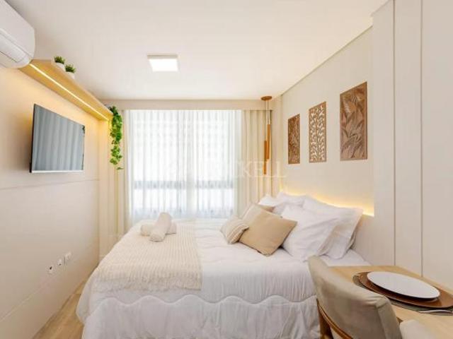 Studio à venda no Centro de Curitiba, 18m², 1 dorm