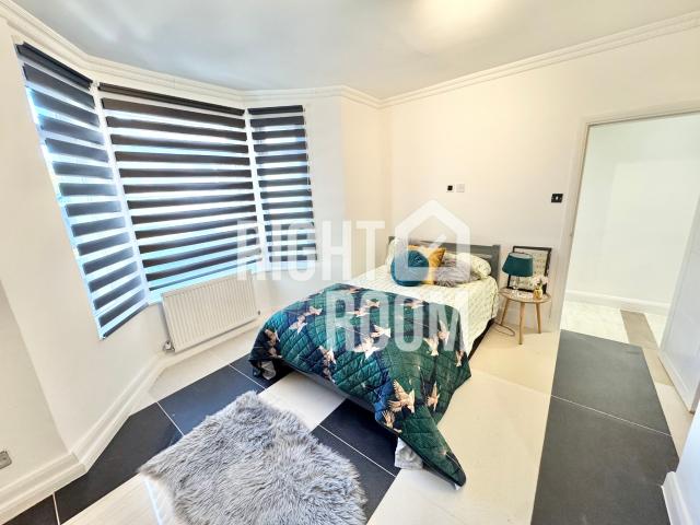 Studio A, Ashmore Road, Maida Vale, London W9 to let