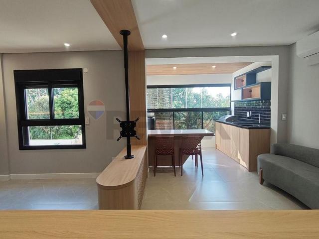 Studio Alto Padrão Mobiliado | 42m² com Vaga + Depósito | Automação, Ar Condicionado e Lazer Completo no Rooftop