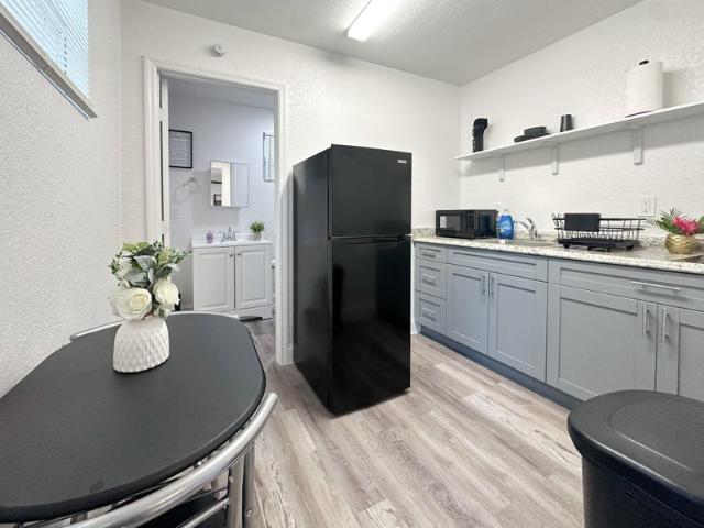STUDIO APT BY THE FAIRGROUNDS ! YOUR OWN PLACE