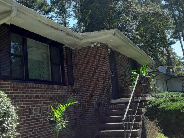 Studio Apt w/private entry,patio & parking