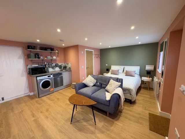 Studio Apartment – Medium Let