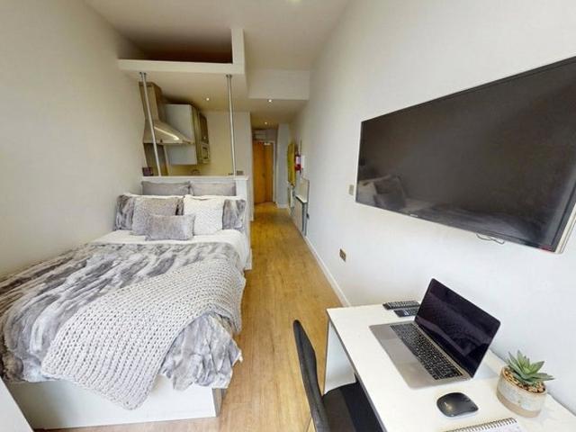 Studio Apartment Availiable 66 Queens Rd